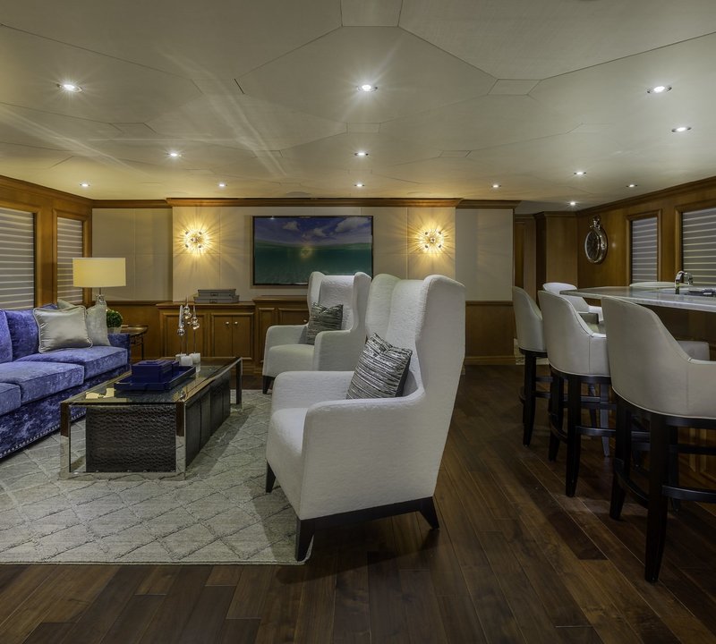 Yacht M3, Intermarine | CHARTERWORLD Luxury Superyacht Charters